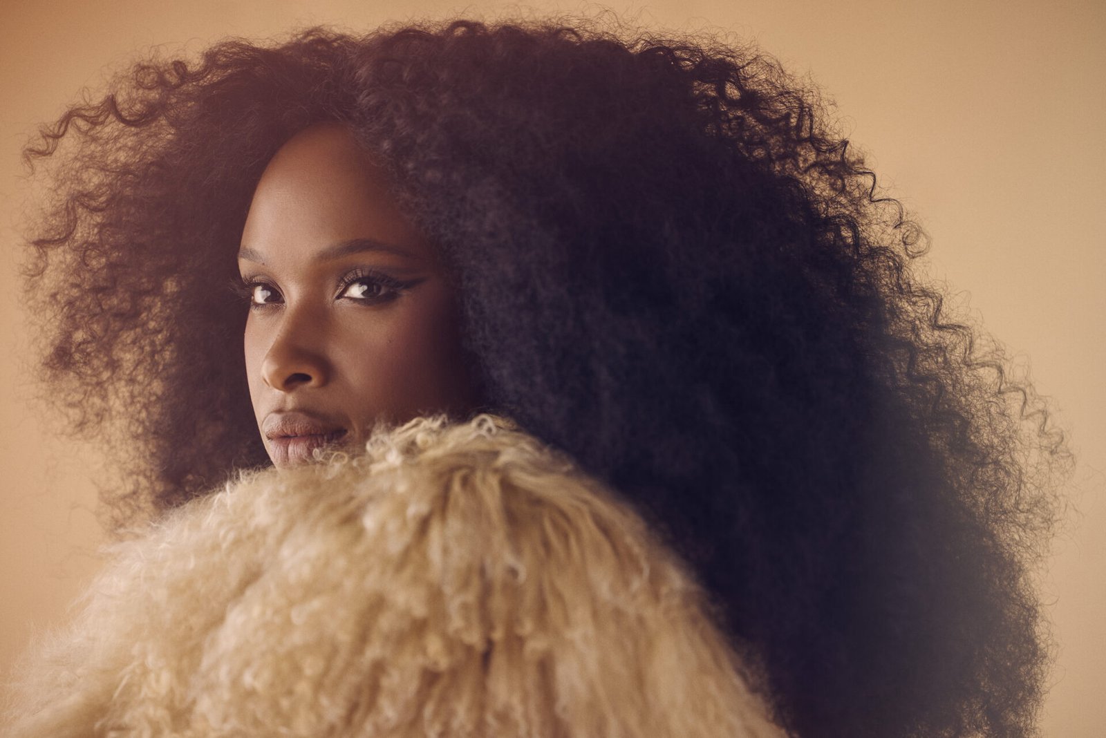 Jennifer Hudson dishes on her new Christmas album, sparkling romance ...