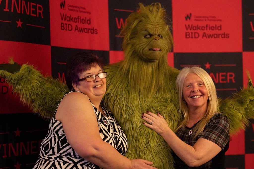 Meet the ‘real-life Grinch’ who visits hospitals to spread festive ...