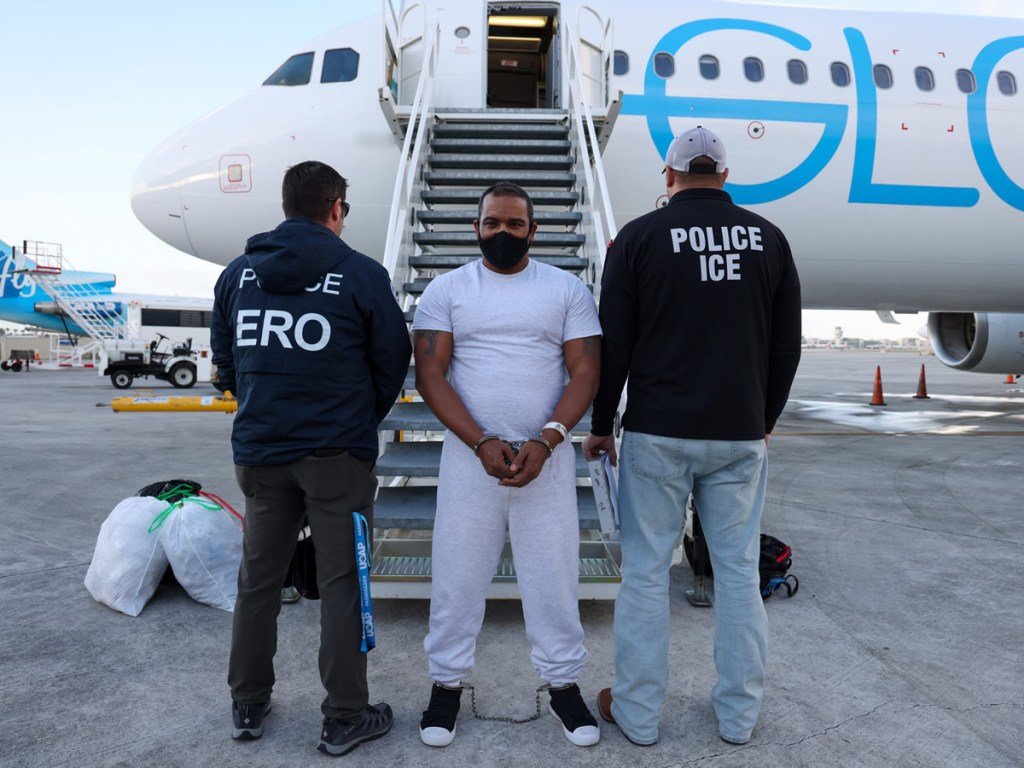 ICE deports Dominican migrant wanted for human smuggling that led to ...