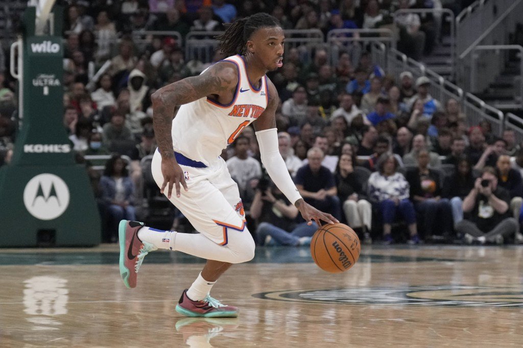 Former Buck Delon Wright gives depleted Knicks a lift - New York Hots!
