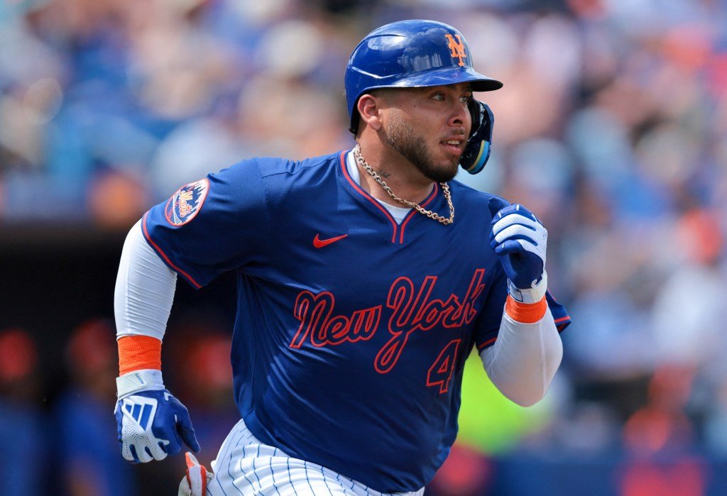 Francisco Alvarez back in Mets’ camp after hand surgery, hopes to ...