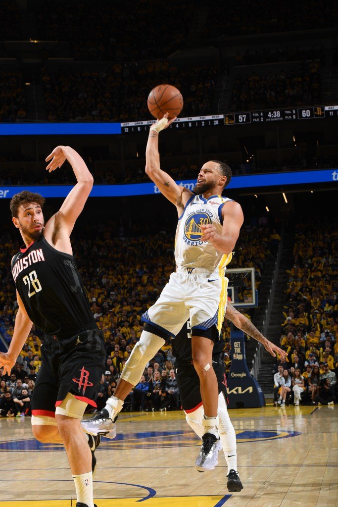 Stephen Curry carries Jimmy Butler-less Warriors to pivotal Game 3 win ...