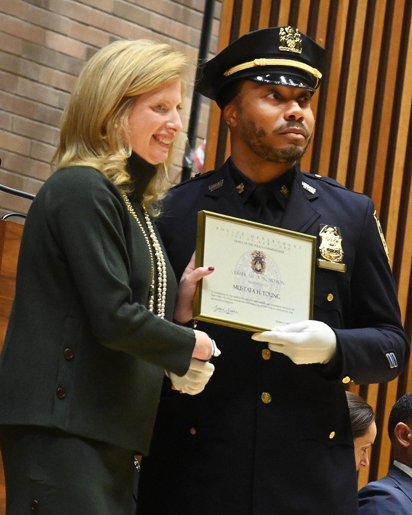 Newly promoted NYPD sergeant becomes fourth in his blue blood family to ...
