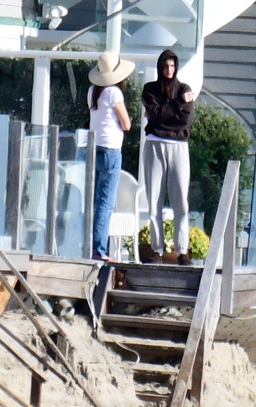 Devastated Jake and Romy Reiner stroll Malibu beach after parent’s ...