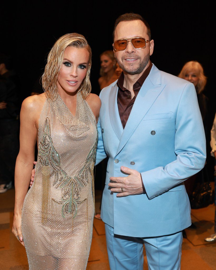 Jenny McCarthy reveals major bedroom ‘challenges’ with husband Donnie ...